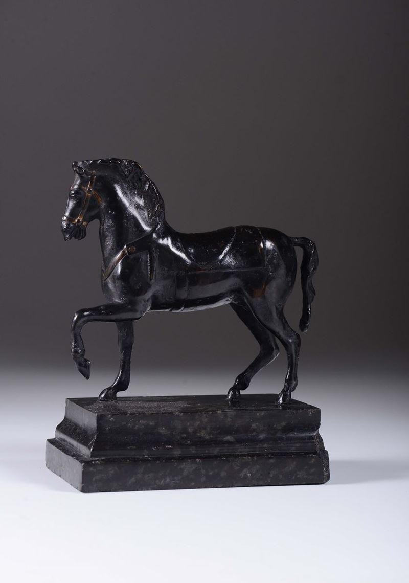 Cavallo in bronzo fuso e cesellato, arte rinascimentale Veneto XVI ... Cavallo in bronzo fuso e cesellato, arte rinascimentale Veneto XVI ...